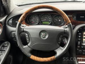 Pelēks Jaguar XJ 2003 Rīga, ar dzinēja tilpumu 4.20 L un nobraukumu 310 tūkst. km par 9800 €, foto 10 vietnē AUTOMOTO.COM.LV