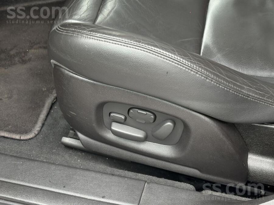Pelēks Jaguar XJ 2003 Rīga, ar dzinēja tilpumu 4.20 L un nobraukumu 310 tūkst. km par 9800 €, foto 13 vietnē AUTOMOTO.COM.LV