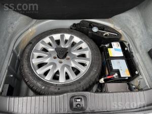 Pelēks Jaguar XJ 2003 Rīga, ar dzinēja tilpumu 4.20 L un nobraukumu 310 tūkst. km par 9800 €, foto 31 vietnē AUTOMOTO.COM.LV