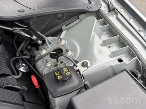 Pelēks Jaguar XJ 2003 Rīga, ar dzinēja tilpumu 4.20 L un nobraukumu 310 tūkst. km par 9800 €, foto 33 vietnē AUTOMOTO.COM.LV