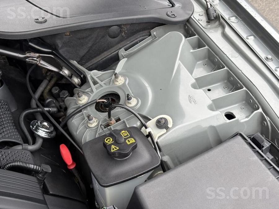 Pelēks Jaguar XJ 2003 Rīga, ar dzinēja tilpumu 4.20 L un nobraukumu 310 tūkst. km par 9800 €, foto 33 vietnē AUTOMOTO.COM.LV