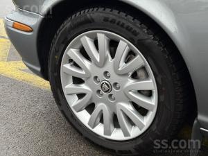 Pelēks Jaguar XJ 2003 Rīga, ar dzinēja tilpumu 4.20 L un nobraukumu 310 tūkst. km par 9800 €, foto 35 vietnē AUTOMOTO.COM.LV