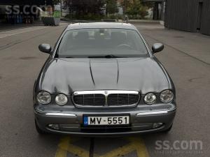 Pelēks Jaguar XJ 2003 Rīga, ar dzinēja tilpumu 4.20 L un nobraukumu 312 tūkst. km par 8100 €, foto 3 vietnē AUTOMOTO.COM.LV
