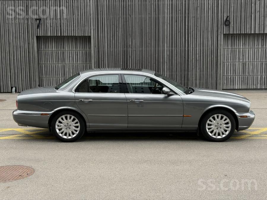Pelēks Jaguar XJ 2003 Rīga, ar dzinēja tilpumu 4.20 L un nobraukumu 312 tūkst. km par 8100 €, foto 5 vietnē AUTOMOTO.COM.LV