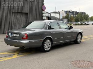 Pelēks Jaguar XJ 2003 Rīga, ar dzinēja tilpumu 4.20 L un nobraukumu 312 tūkst. km par 8100 €, foto 6 vietnē AUTOMOTO.COM.LV