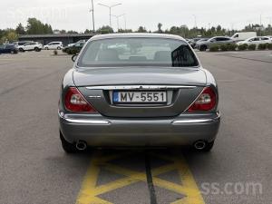 Pelēks Jaguar XJ 2003 Rīga, ar dzinēja tilpumu 4.20 L un nobraukumu 312 tūkst. km par 8100 €, foto 7 vietnē AUTOMOTO.COM.LV