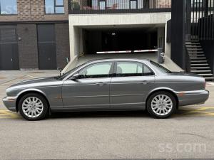 Pelēks Jaguar XJ 2003 Rīga, ar dzinēja tilpumu 4.20 L un nobraukumu 312 tūkst. km par 8100 €, foto 9 vietnē AUTOMOTO.COM.LV