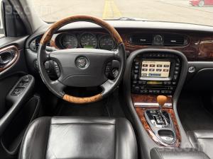 Pelēks Jaguar XJ 2003 Rīga, ar dzinēja tilpumu 4.20 L un nobraukumu 312 tūkst. km par 8100 €, foto 10 vietnē AUTOMOTO.COM.LV