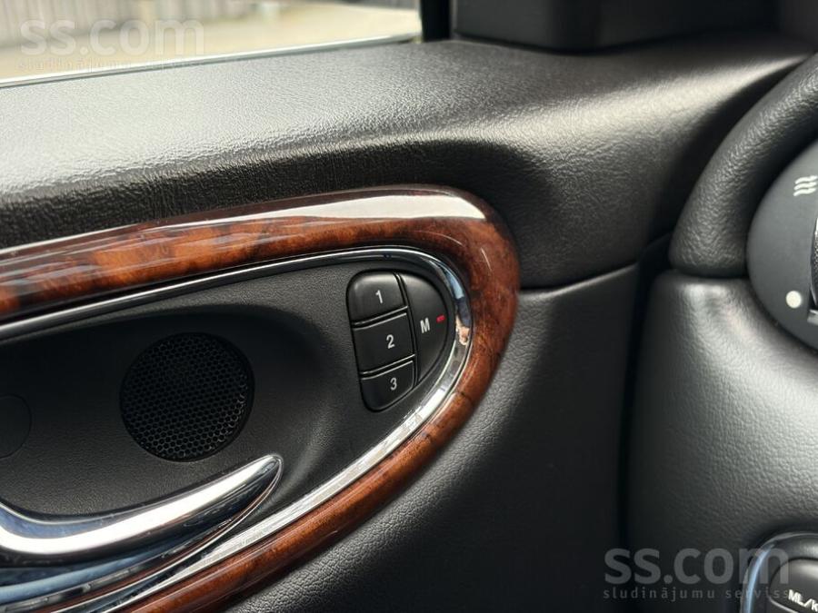 Pelēks Jaguar XJ 2003 Rīga, ar dzinēja tilpumu 4.20 L un nobraukumu 312 tūkst. km par 8100 €, foto 17 vietnē AUTOMOTO.COM.LV