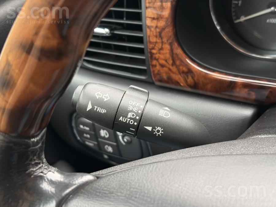 Pelēks Jaguar XJ 2003 Rīga, ar dzinēja tilpumu 4.20 L un nobraukumu 312 tūkst. km par 8100 €, foto 19 vietnē AUTOMOTO.COM.LV