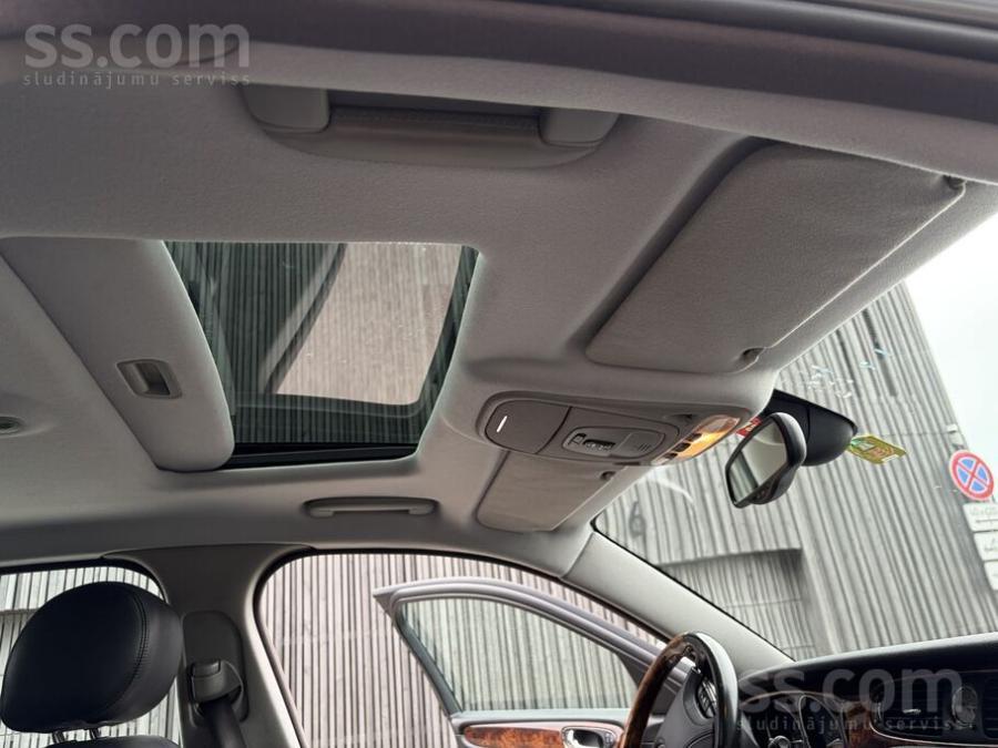 Pelēks Jaguar XJ 2003 Rīga, ar dzinēja tilpumu 4.20 L un nobraukumu 312 tūkst. km par 8100 €, foto 26 vietnē AUTOMOTO.COM.LV