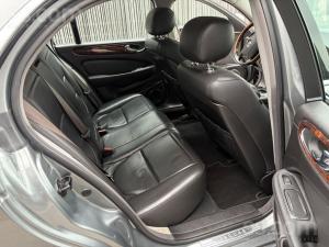 Pelēks Jaguar XJ 2003 Rīga, ar dzinēja tilpumu 4.20 L un nobraukumu 312 tūkst. km par 8100 €, foto 28 vietnē AUTOMOTO.COM.LV