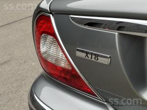 Pelēks Jaguar XJ 2003 Rīga, ar dzinēja tilpumu 4.20 L un nobraukumu 312 tūkst. km par 8100 €, foto 35 vietnē AUTOMOTO.COM.LV