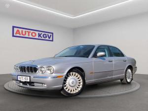 Pelēks Jaguar XJ 2003 Viļņa, ar dzinēja tilpumu 4.20 L un nobraukumu 278 tūkst. km par 3999 €, foto  vietnē AUTOMOTO.COM.LV