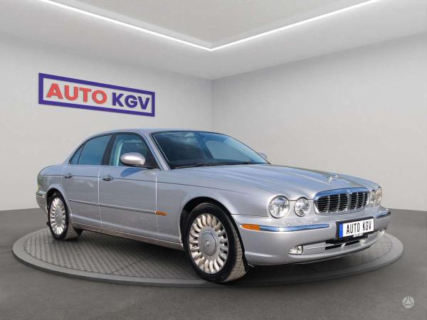 Pelēks Jaguar XJ 2003 Viļņa, ar dzinēja tilpumu 4.20 L un nobraukumu 278 tūkst. km par 3999 €, foto 7 vietnē AUTOMOTO.COM.LV