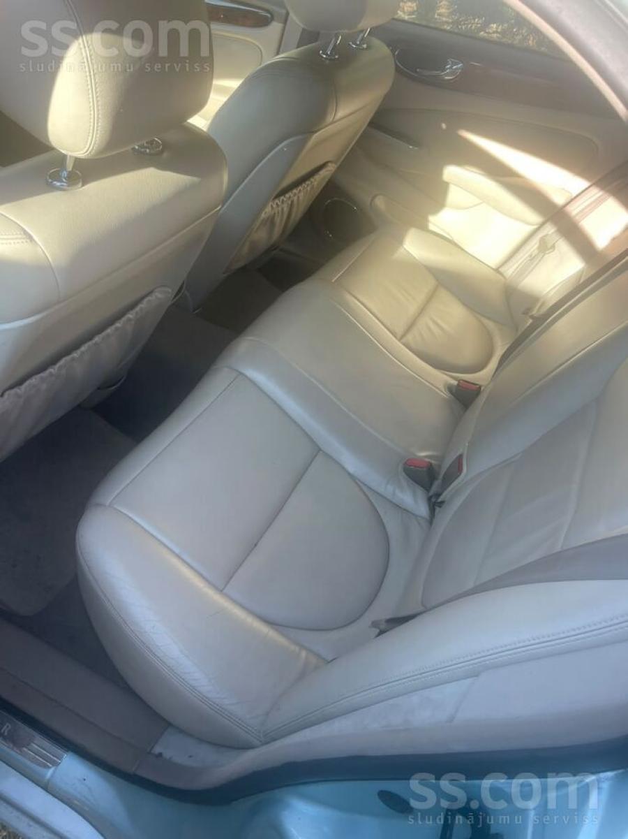 Pelēks Jaguar XJ 2003 Rīga, ar dzinēja tilpumu 3.50 L un nobraukumu 190 tūkst. km par 1380 €, foto 6 vietnē AUTOMOTO.COM.LV
