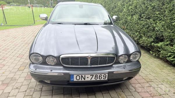 Pelēks Jaguar XJ 2006 Limbaži, ar dzinēja tilpumu 2.70 L un nobraukumu 197 tūkst. km par 7500 €, foto 2 vietnē AUTOMOTO.COM.LV
