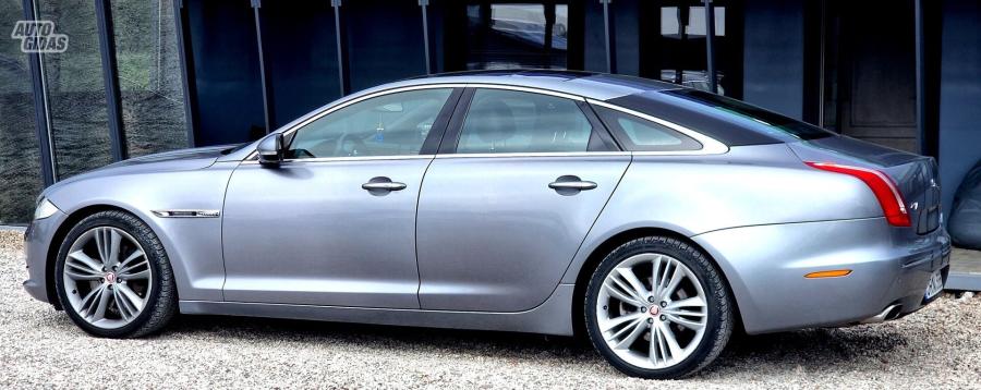 Grey Jaguar XJ 2010 in Kretinga, with an engine capacity of 3.00 L and mileage of 296 thousand km for 84999 €, photo 10 on AUTOMOTO.COM.LV