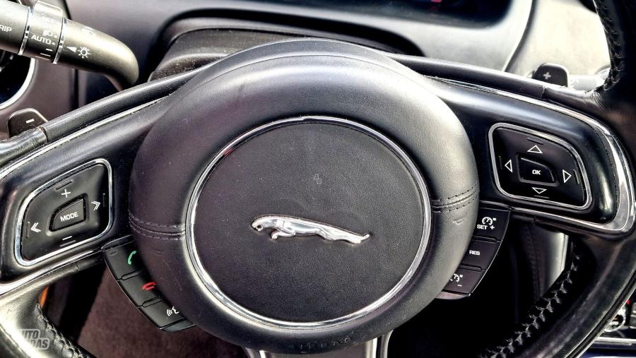 Grey Jaguar XJ 2010 in Kretinga, with an engine capacity of 3.00 L and mileage of 296 thousand km for 84999 €, photo 31 on AUTOMOTO.COM.LV
