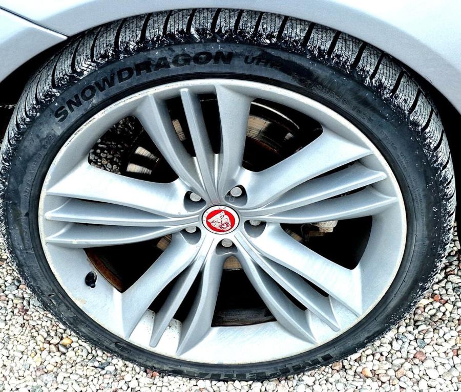 Grey Jaguar XJ 2010 in Kretinga, with an engine capacity of 3.00 L and mileage of 296 thousand km for 84999 €, photo 36 on AUTOMOTO.COM.LV