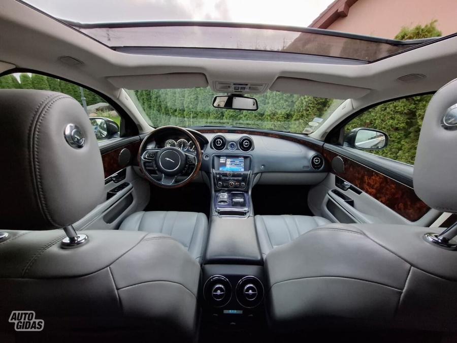 Pelēks Jaguar XJ 2011 Klaipėda, ar dzinēja tilpumu 3.00 L un nobraukumu 280 tūkst. km par 8000 €, foto 9 vietnē AUTOMOTO.COM.LV