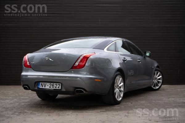 Pelēks Jaguar XJ 2011 Rīga, ar dzinēja tilpumu 3.00 L un nobraukumu 270 tūkst. km par 8990 €, foto 3 vietnē AUTOMOTO.COM.LV