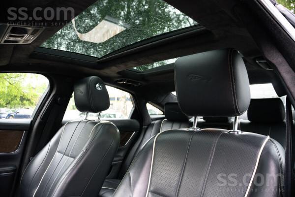Pelēks Jaguar XJ 2011 Rīga, ar dzinēja tilpumu 3.00 L un nobraukumu 270 tūkst. km par 8990 €, foto 8 vietnē AUTOMOTO.COM.LV