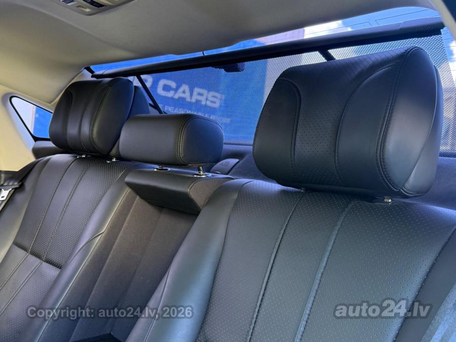 Pelēks Jaguar XJ 2013 Tallina, ar dzinēja tilpumu 0.00 L un nobraukumu 103 tūkst. km par 14500 €, foto 8 vietnē AUTOMOTO.COM.LV