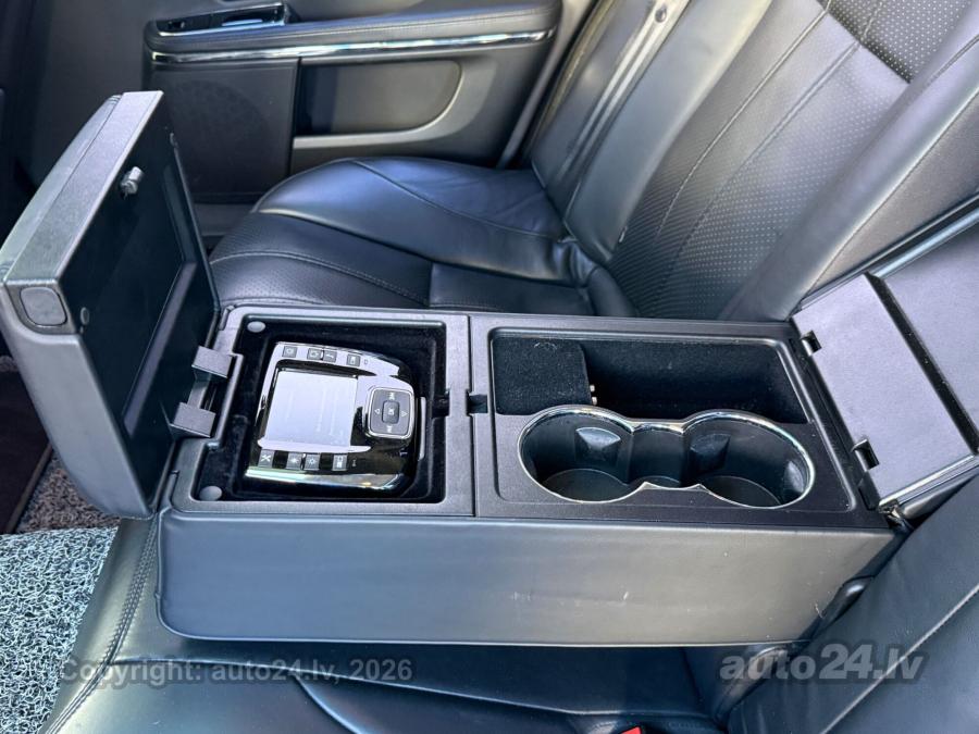 Pelēks Jaguar XJ 2013 Tallina, ar dzinēja tilpumu 0.00 L un nobraukumu 103 tūkst. km par 14500 €, foto 10 vietnē AUTOMOTO.COM.LV