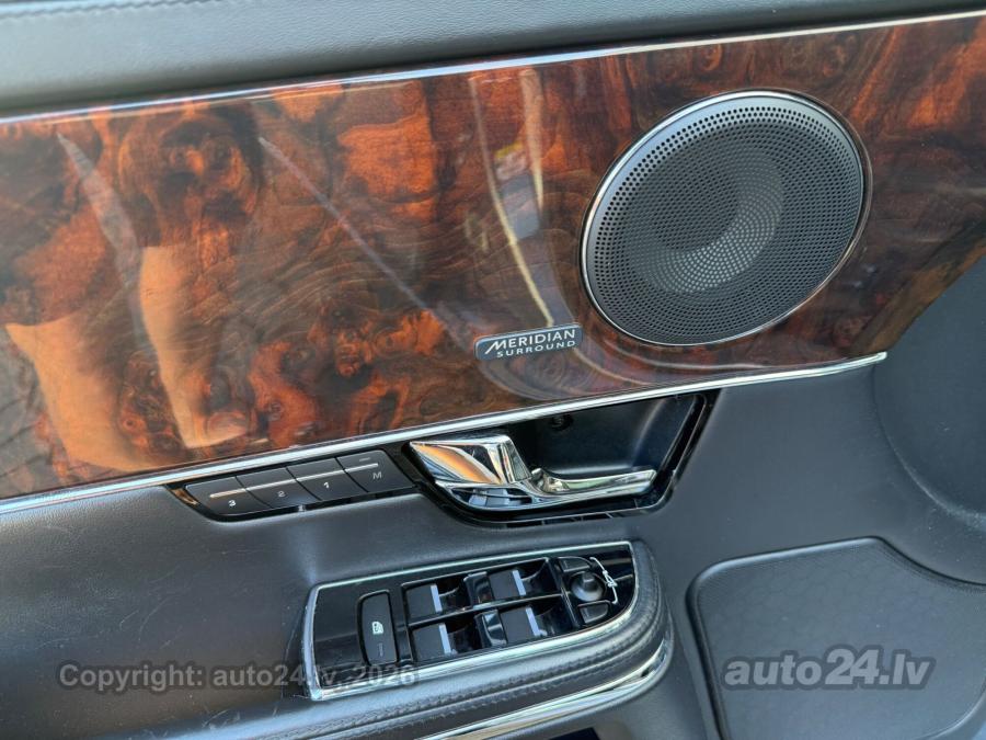 Pelēks Jaguar XJ 2013 Tallina, ar dzinēja tilpumu 0.00 L un nobraukumu 103 tūkst. km par 14500 €, foto 21 vietnē AUTOMOTO.COM.LV