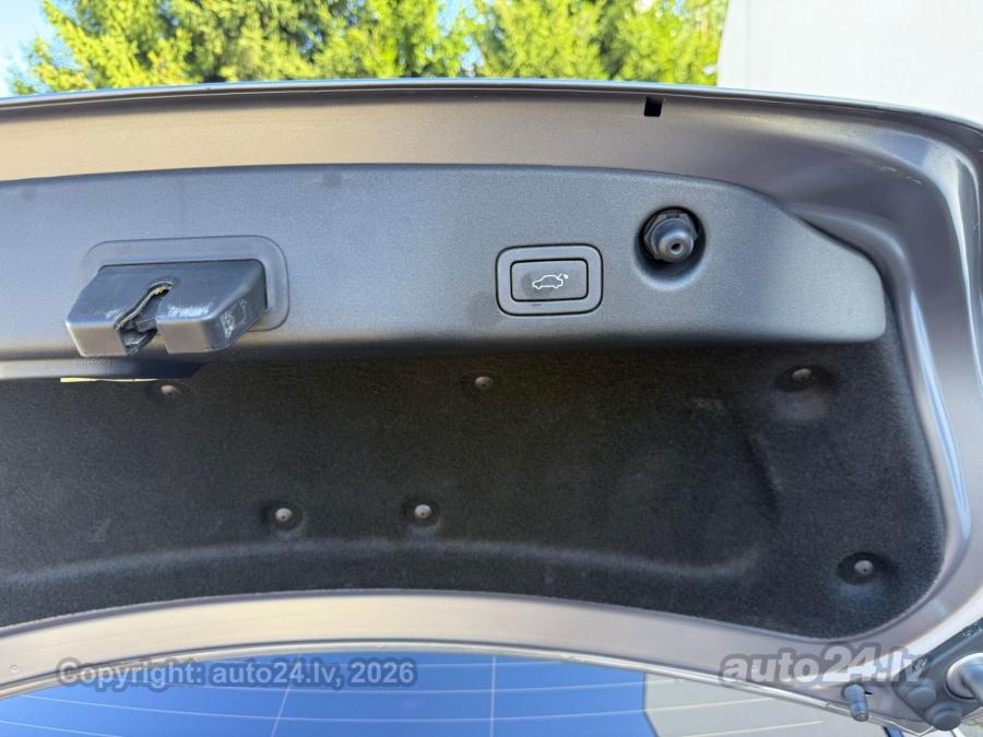 Pelēks Jaguar XJ 2013 Tallina, ar dzinēja tilpumu 0.00 L un nobraukumu 103 tūkst. km par 14500 €, foto 22 vietnē AUTOMOTO.COM.LV