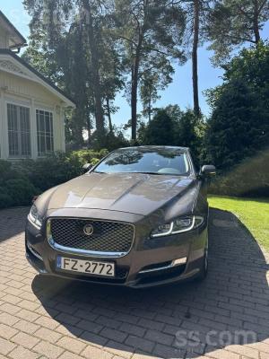 Grey Jaguar XJ 2017 in Riga, with an engine capacity of 3.00 L and mileage of 77 thousand km for 19500 €, photo  on AUTOMOTO.COM.LV