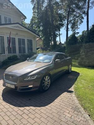Grey Jaguar XJ 2017 in Riga, with an engine capacity of 3.00 L and mileage of 77 thousand km for 19500 €, photo 4 on AUTOMOTO.COM.LV