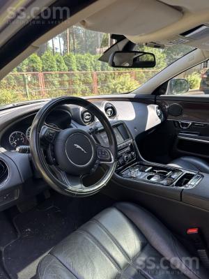 Grey Jaguar XJ 2017 in Riga, with an engine capacity of 3.00 L and mileage of 77 thousand km for 19500 €, photo 8 on AUTOMOTO.COM.LV