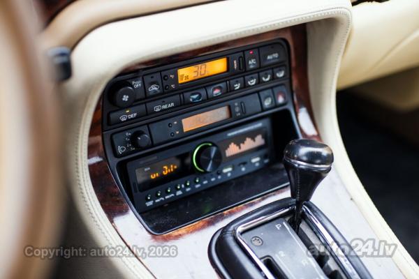 Red Jaguar XJ 1996 in Tartu, with an engine capacity of 3.20 L and mileage of 300 thousand km for 3500 €, photo 11 on AUTOMOTO.COM.LV