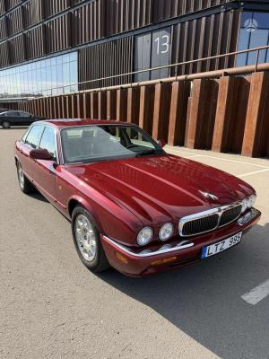 Sarkans Jaguar XJ 2000 Kauņa, ar dzinēja tilpumu 4.00 L un nobraukumu 86 tūkst. km par 7800 €, foto 9 vietnē AUTOMOTO.COM.LV