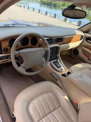 Sarkans Jaguar XJ 2000 Kauņa, ar dzinēja tilpumu 4.00 L un nobraukumu 86 tūkst. km par 7800 €, foto 10 vietnē AUTOMOTO.COM.LV