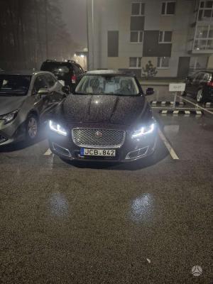 Red Jaguar XJ 2011 in Klaipeda, with an engine capacity of 2.99 L and mileage of 280 thousand km for 7000 €, photo 9 on AUTOMOTO.COM.LV