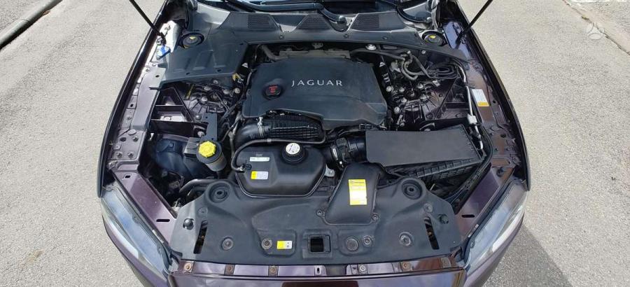 Red Jaguar XJ 2011 in Klaipeda, with an engine capacity of 2.99 L and mileage of 280 thousand km for 7000 €, photo 14 on AUTOMOTO.COM.LV