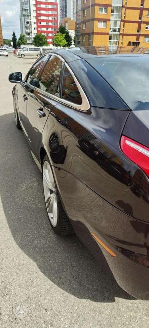 Red Jaguar XJ 2011 in Klaipeda, with an engine capacity of 2.99 L and mileage of 280 thousand km for 7000 €, photo 18 on AUTOMOTO.COM.LV