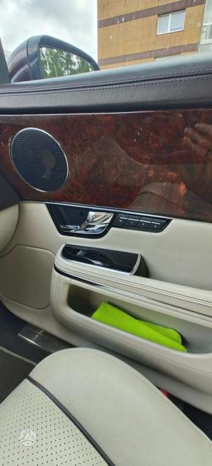 Red Jaguar XJ 2011 in Klaipeda, with an engine capacity of 2.99 L and mileage of 280 thousand km for 7000 €, photo 25 on AUTOMOTO.COM.LV