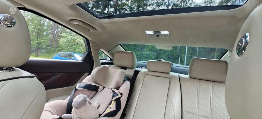 Red Jaguar XJ 2011 in Klaipeda, with an engine capacity of 2.99 L and mileage of 280 thousand km for 7000 €, photo 26 on AUTOMOTO.COM.LV