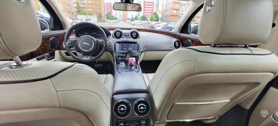 Red Jaguar XJ 2011 in Klaipeda, with an engine capacity of 2.99 L and mileage of 280 thousand km for 7000 €, photo 27 on AUTOMOTO.COM.LV