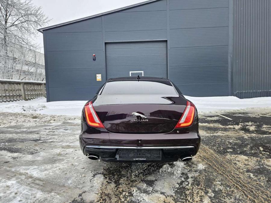 Sarkans Jaguar XJ 2016 Kauņa, ar dzinēja tilpumu 3.00 L un nobraukumu 180 tūkst. km par 8400 €, foto 7 vietnē AUTOMOTO.COM.LV