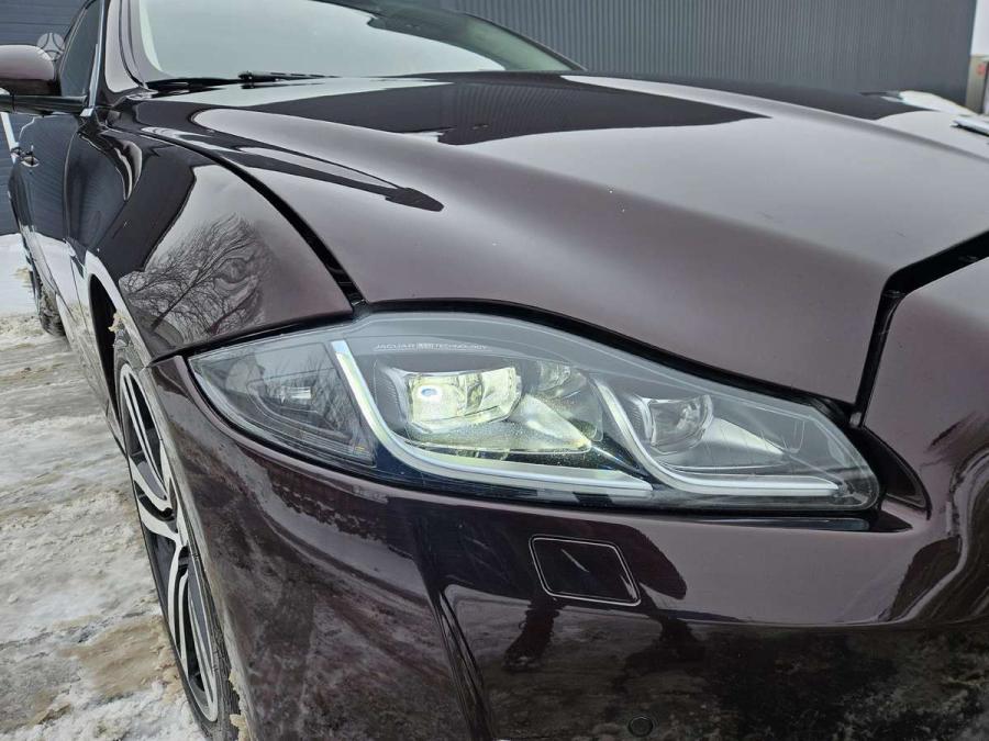 Sarkans Jaguar XJ 2016 Kauņa, ar dzinēja tilpumu 3.00 L un nobraukumu 180 tūkst. km par 8400 €, foto 15 vietnē AUTOMOTO.COM.LV