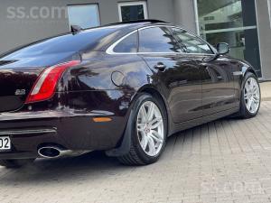 Sarkans Jaguar XJ 2017 Jūrmala, ar dzinēja tilpumu 3.00 L un nobraukumu 0 tūkst. km par 26900 €, foto 3 vietnē AUTOMOTO.COM.LV