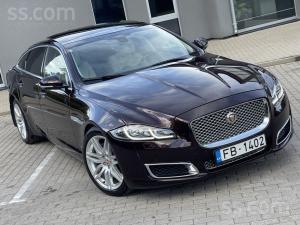Sarkans Jaguar XJ 2017 Jūrmala, ar dzinēja tilpumu 3.00 L un nobraukumu 0 tūkst. km par 26900 €, foto 4 vietnē AUTOMOTO.COM.LV