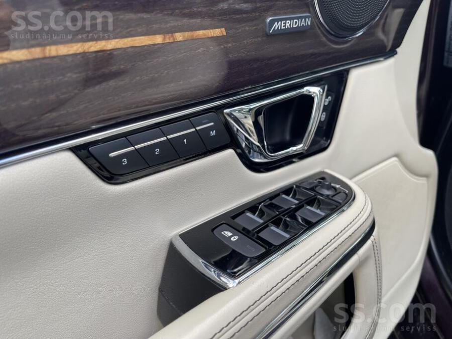 Sarkans Jaguar XJ 2017 Jūrmala, ar dzinēja tilpumu 3.00 L un nobraukumu 0 tūkst. km par 26900 €, foto 19 vietnē AUTOMOTO.COM.LV