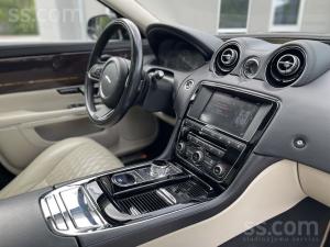 Sarkans Jaguar XJ 2017 Jūrmala, ar dzinēja tilpumu 3.00 L un nobraukumu 0 tūkst. km par 26900 €, foto 30 vietnē AUTOMOTO.COM.LV