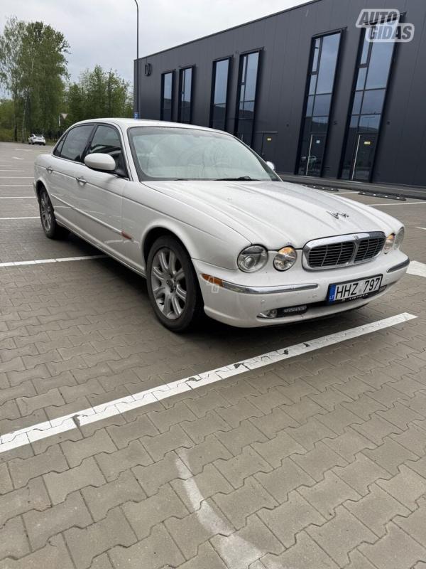 Jaguar XJ 2006 Viļņa, ar dzinēja tilpumu 4.20 L un nobraukumu 256 tūkst. km par 4700 €, foto 3 vietnē AUTOMOTO.COM.LV